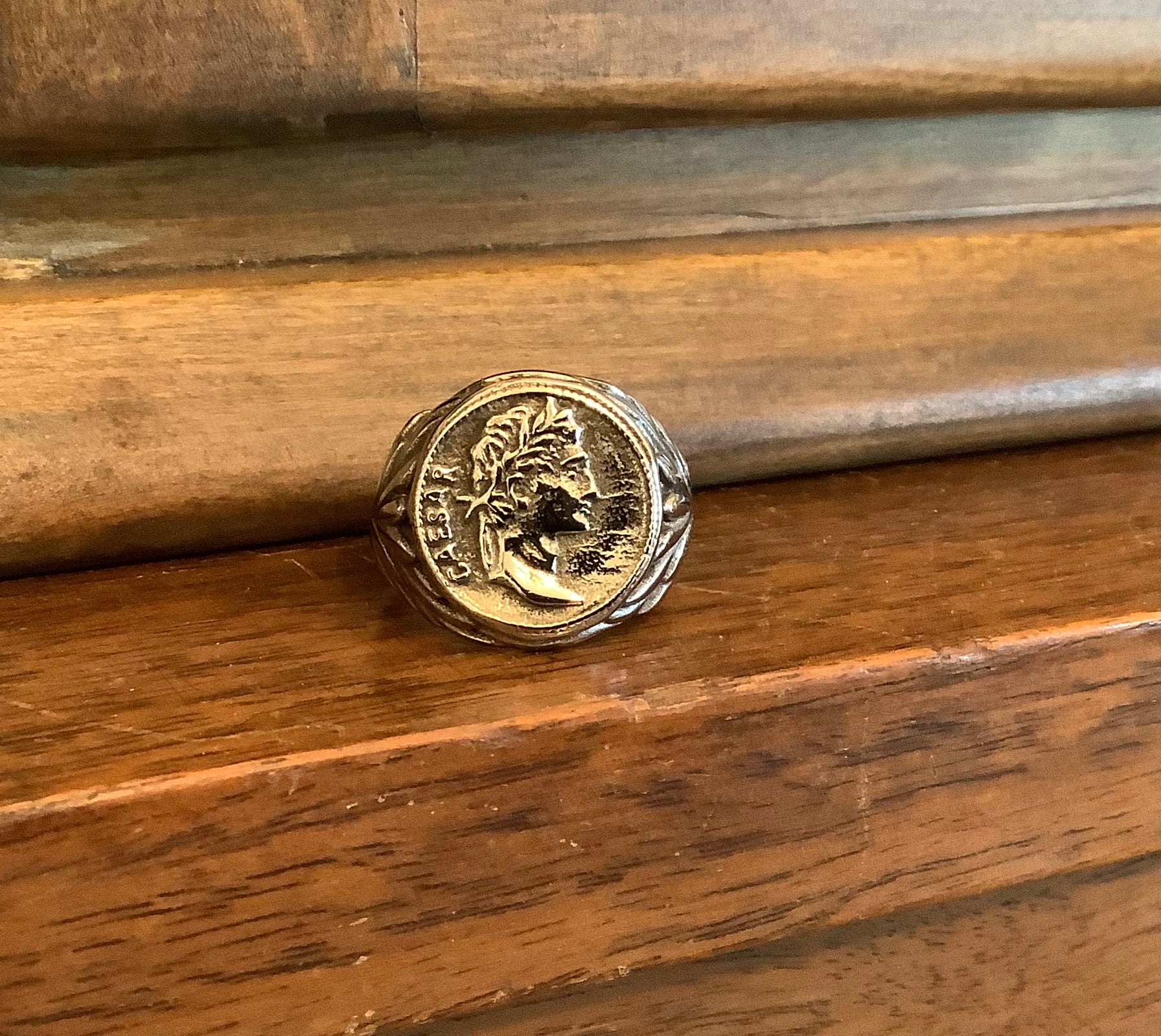Julius Caesar Ring – wit & whim